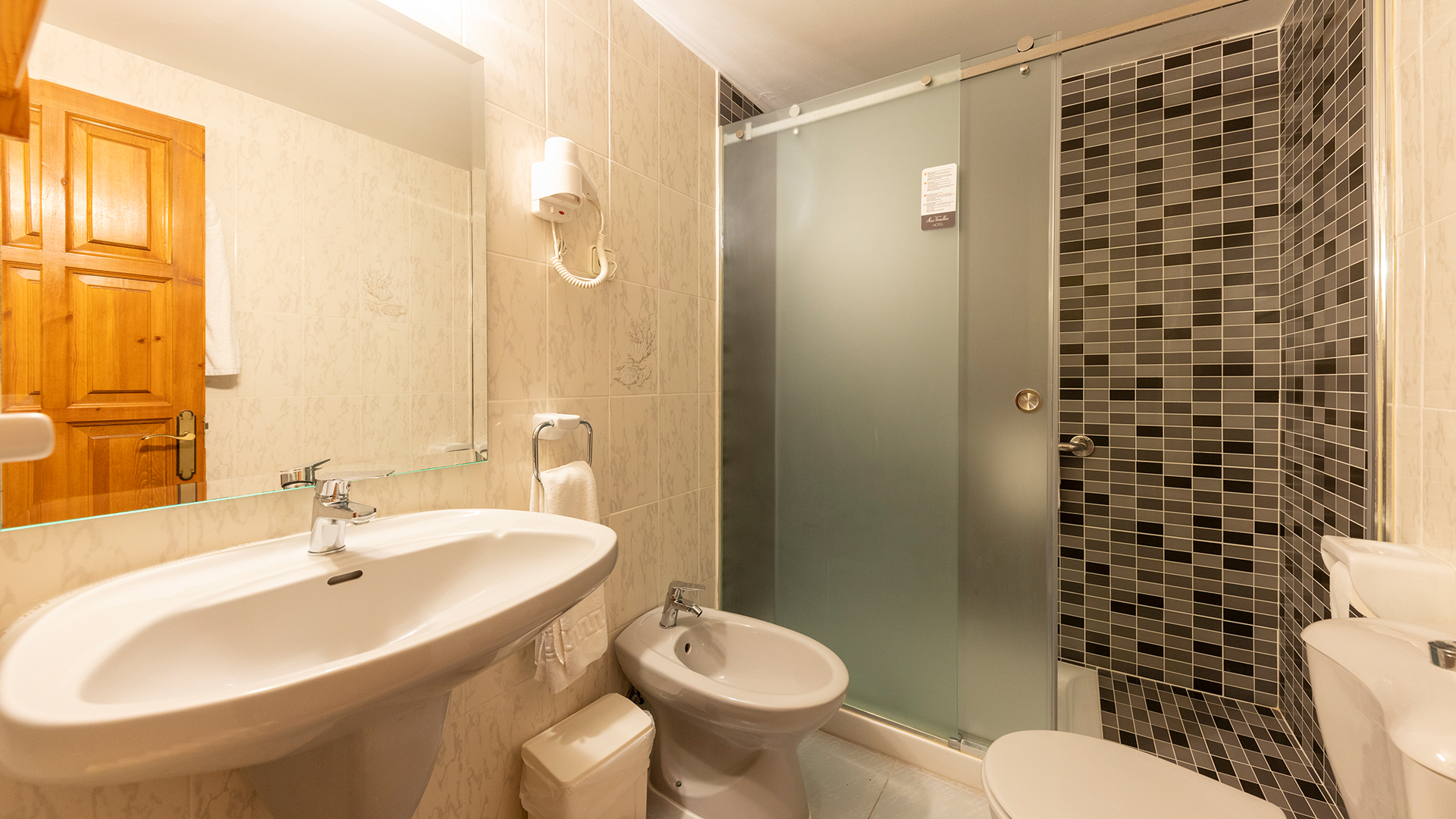 Masía (COUNTRY HOUSE) - Mas Torrellas